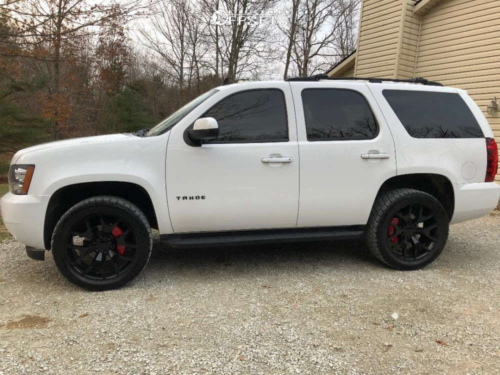 2012 Chevrolet Tahoe with 22x9 27 OE Performance 169 and 305/45R22 ...