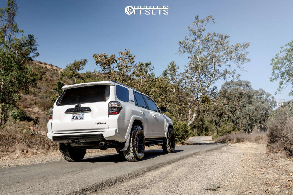 2018 Toyota 4Runner with 17x9 -12 VenomRex Vr602 and 285/70R17 ...