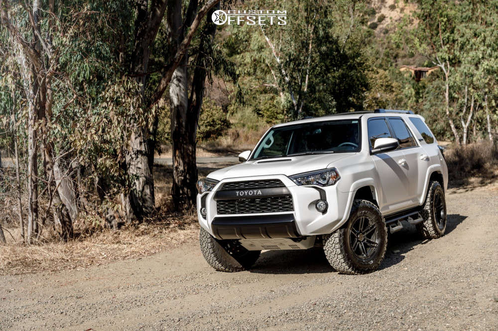 2018 Toyota 4Runner with 17x9 -12 VenomRex Vr602 and 285/70R17 ...