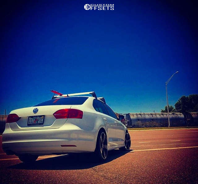 2014 Volkswagen Jetta with 18x8 35 Alzor 628 and 225/40R18 Bridgestone ...