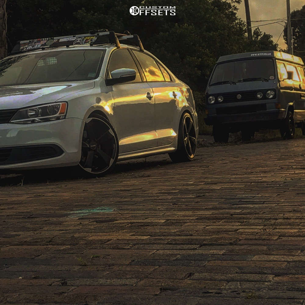 2014 Volkswagen Jetta with 18x8 35 Alzor 628 and 225/40R18 Bridgestone ...