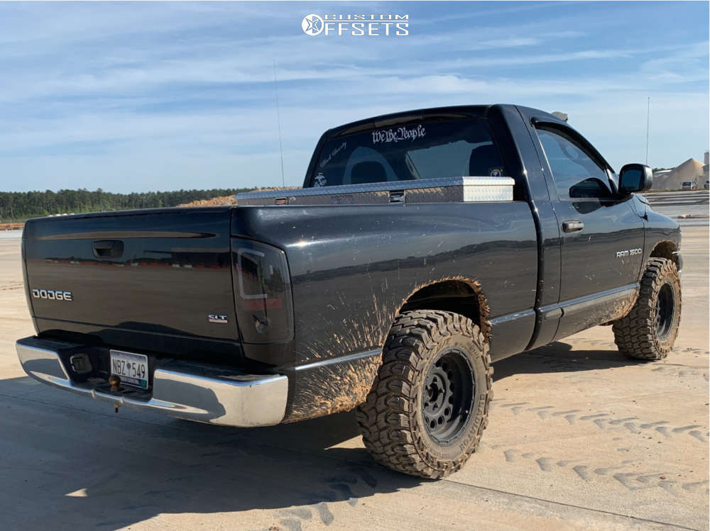 2004 Dodge Ram 1500 with 17x9 -12 Raceline Rockcrusher and 33/12.5R17 ...