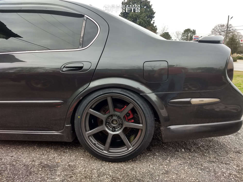 2002 Nissan Maxima with 18x9.5 25 Konig Ultraform and 235/40R18 Nitto ...