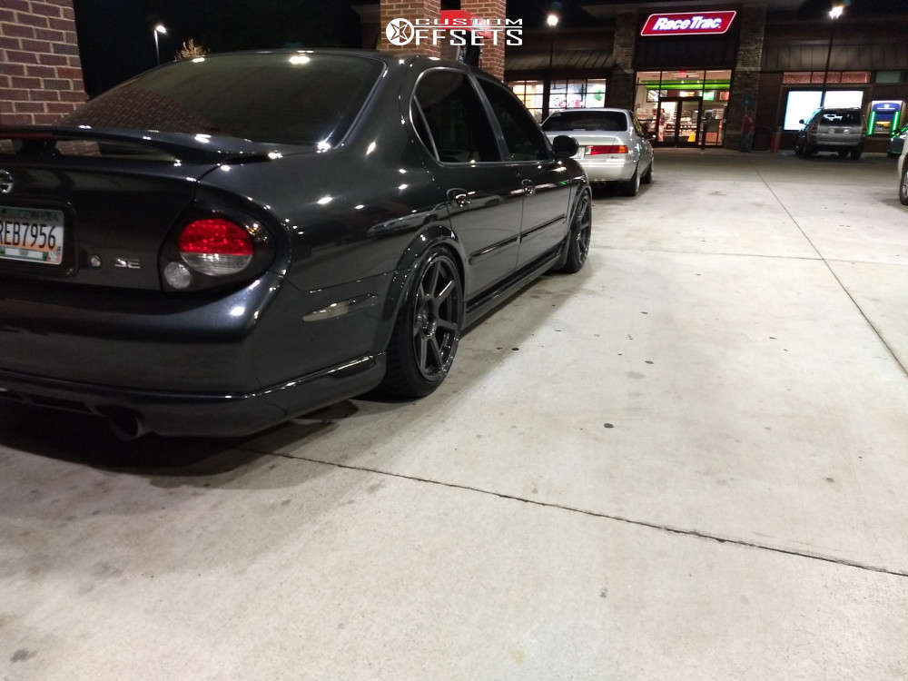 2002 Nissan Maxima with 18x9.5 25 Konig Ultraform and 235/40R18 Nitto ...