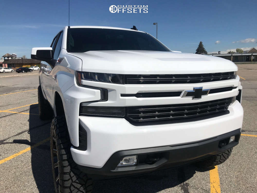 2019 Chevrolet Silverado 1500 with 22x10 -18 Fuel Contra and 37/12.5R22 ...