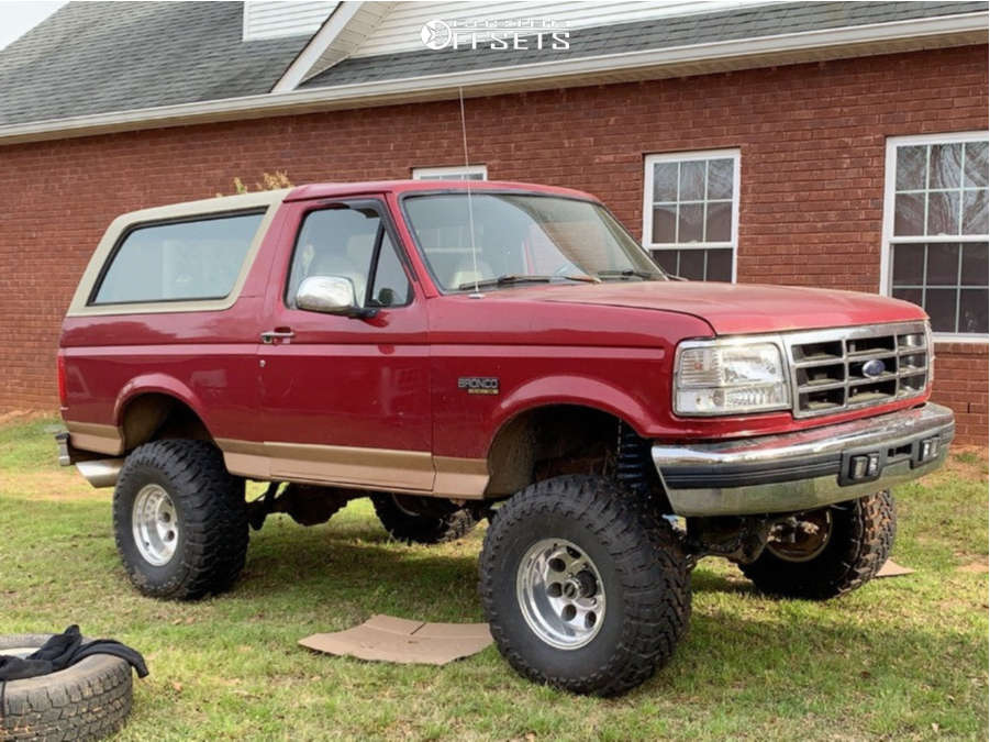 1995 Ford Bronco with 15x10 -47 Pro Comp Series 69 and 33/13.5R15 Toyo ...