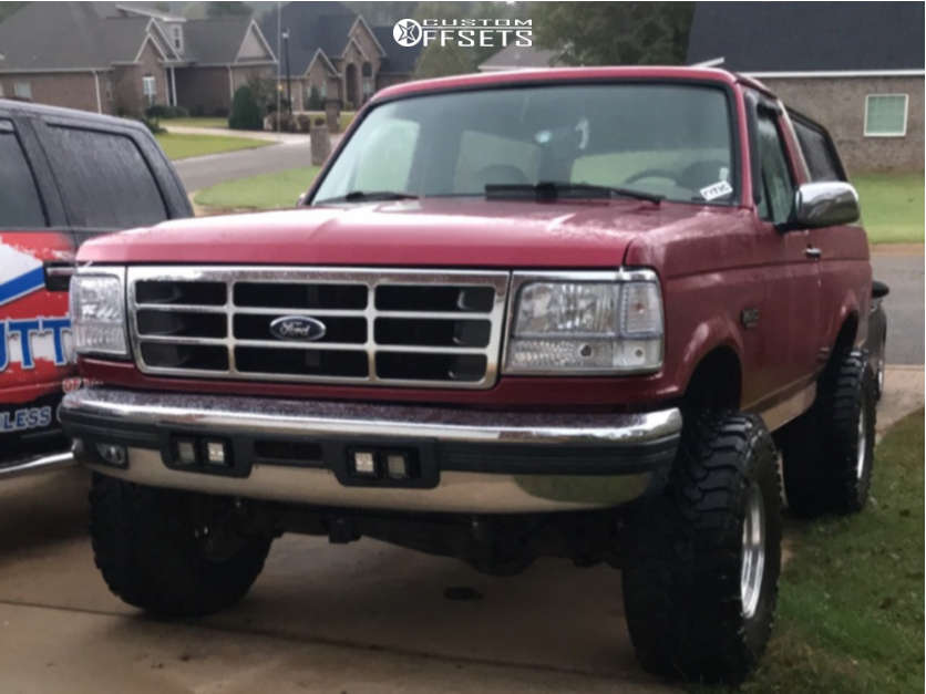 1995 Ford Bronco with 15x10 -47 Pro Comp Series 69 and 33/13.5R15 Toyo ...