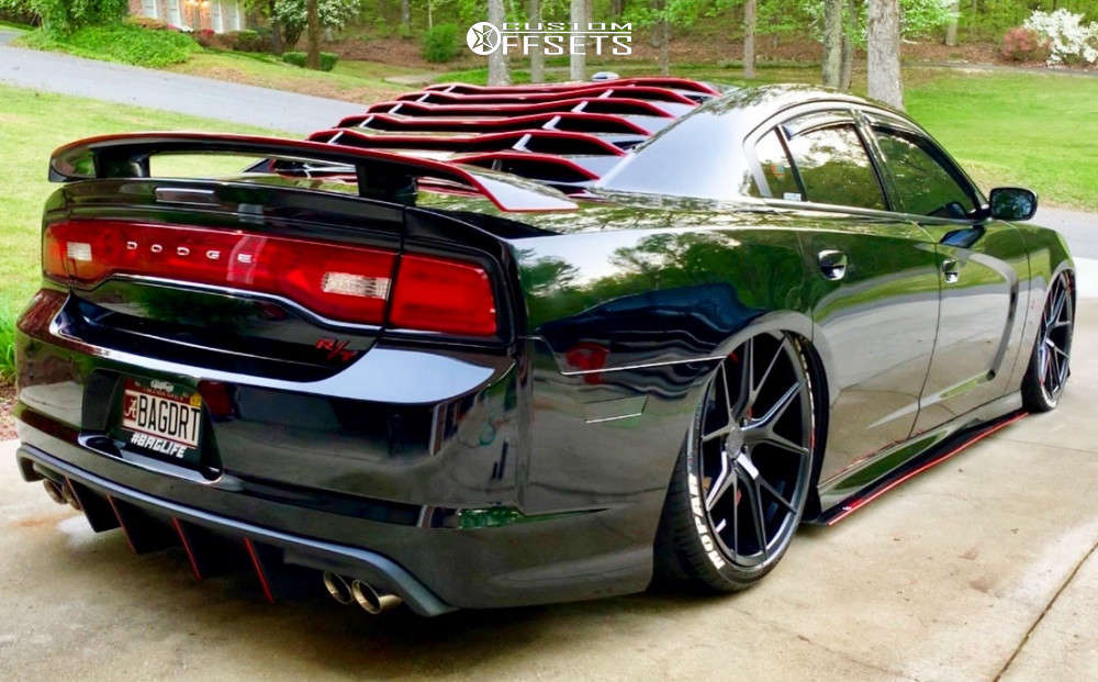 2012 Dodge Charger with 22x9 15 Verde Axis and 265/35R22 Lexani Lx ...