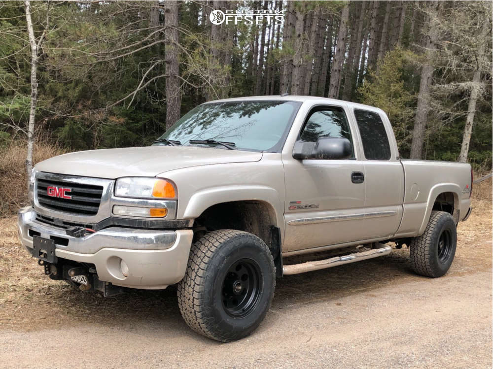 2005 GMC Sierra 2500 HD with 16x10 -25 American Racing Baja and 33/10 ...