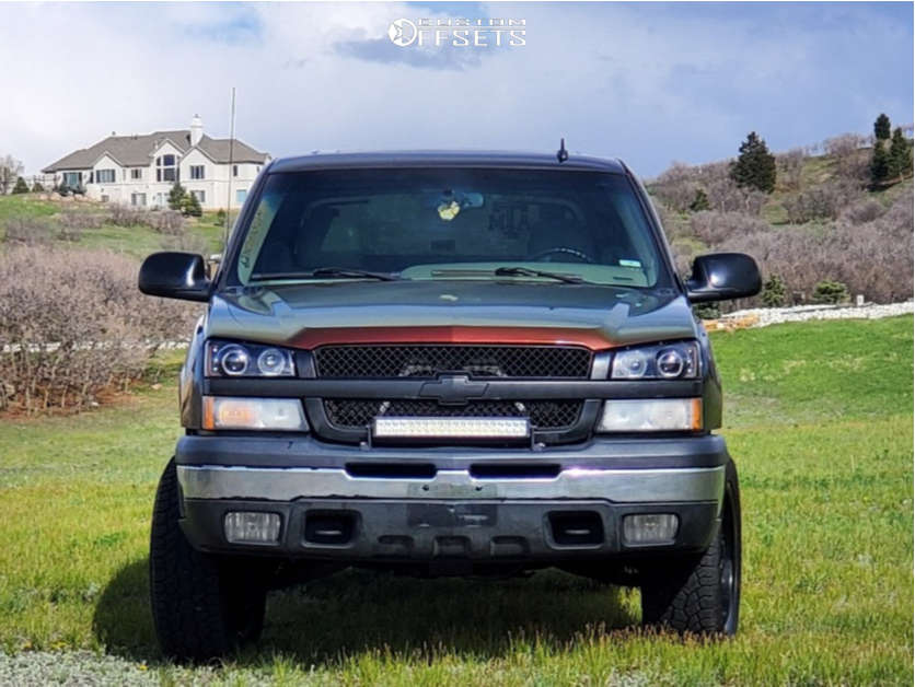 2006 Chevrolet Avalanche 1500 with 20x10 31 Viscera 532 and 275/55R20 ...