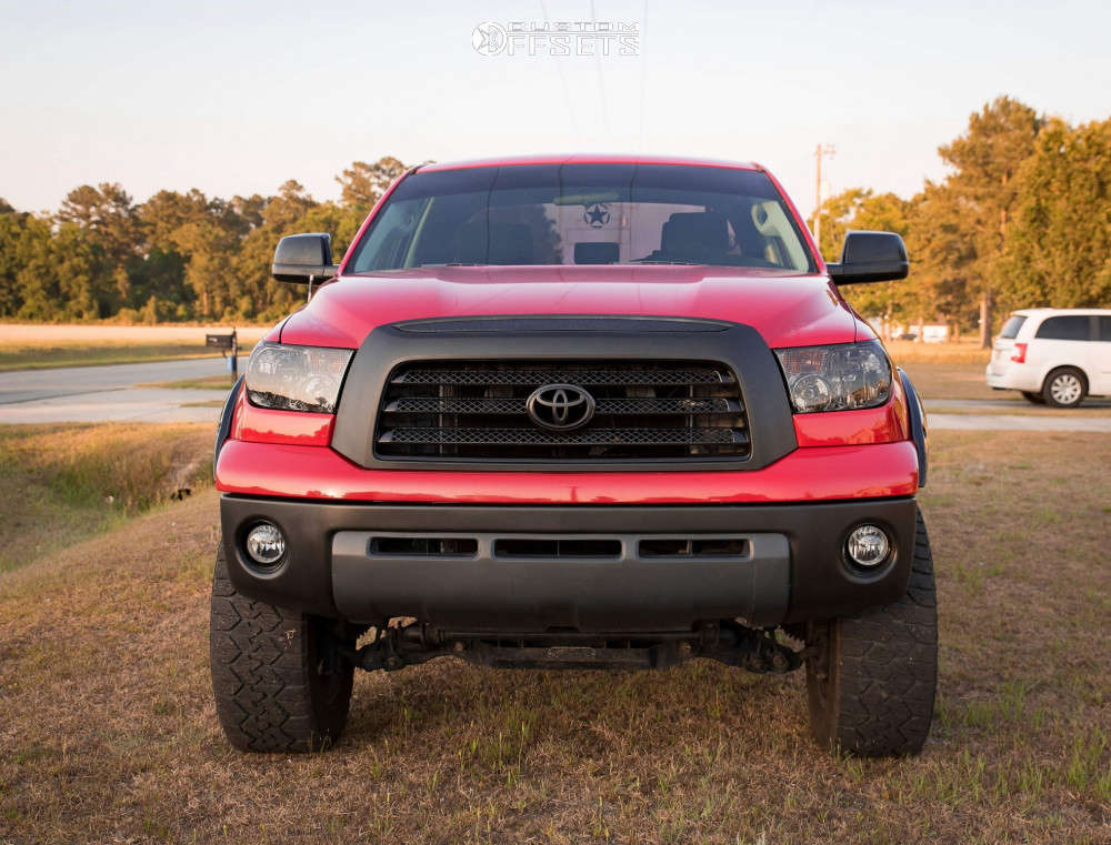 2008 Toyota Tundra with 20x10 -24 Moto Metal Mo975 and 35/12.5R20 Nitto ...