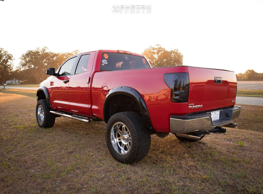 2008 Toyota Tundra with 20x10 -24 Moto Metal Mo975 and 35/12.5R20 Nitto ...