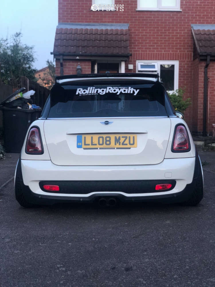 2008 Mini Cooper with 16x8 30 Japan Racing Jr26 and 195/40R16 Toyo ...