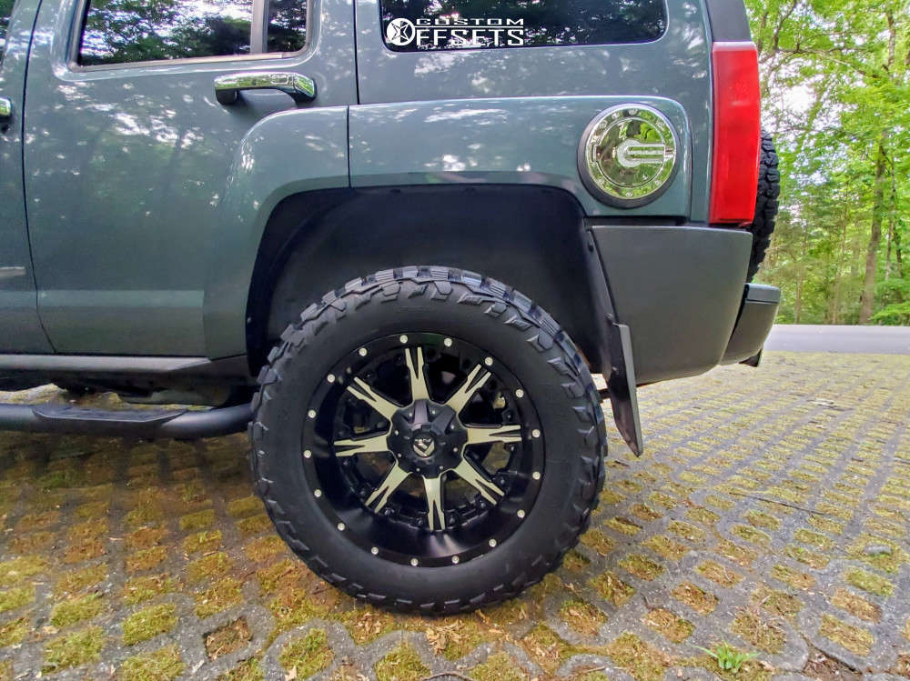 2007 HUMMER H3 with 20x10 -12 Fuel Nutz and 33/12.5R20 Mastercraft ...