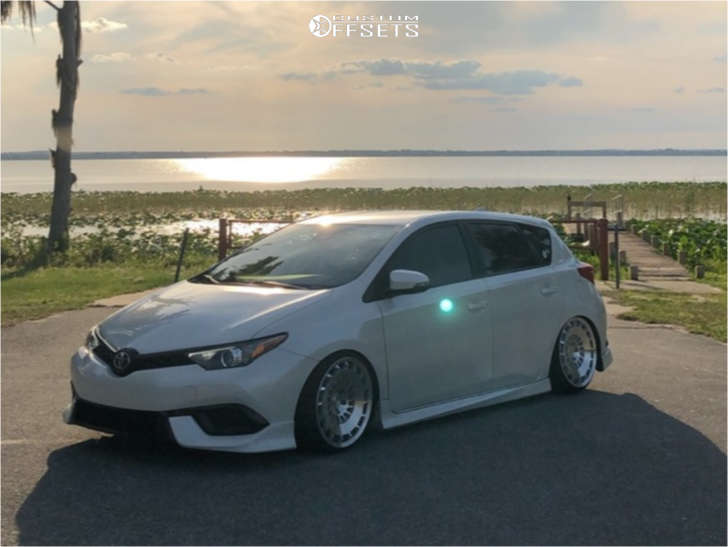 2017 Toyota Corolla IM with 18x8.5 35 Rotiform Ccv and 215/35R18 Atlas ...