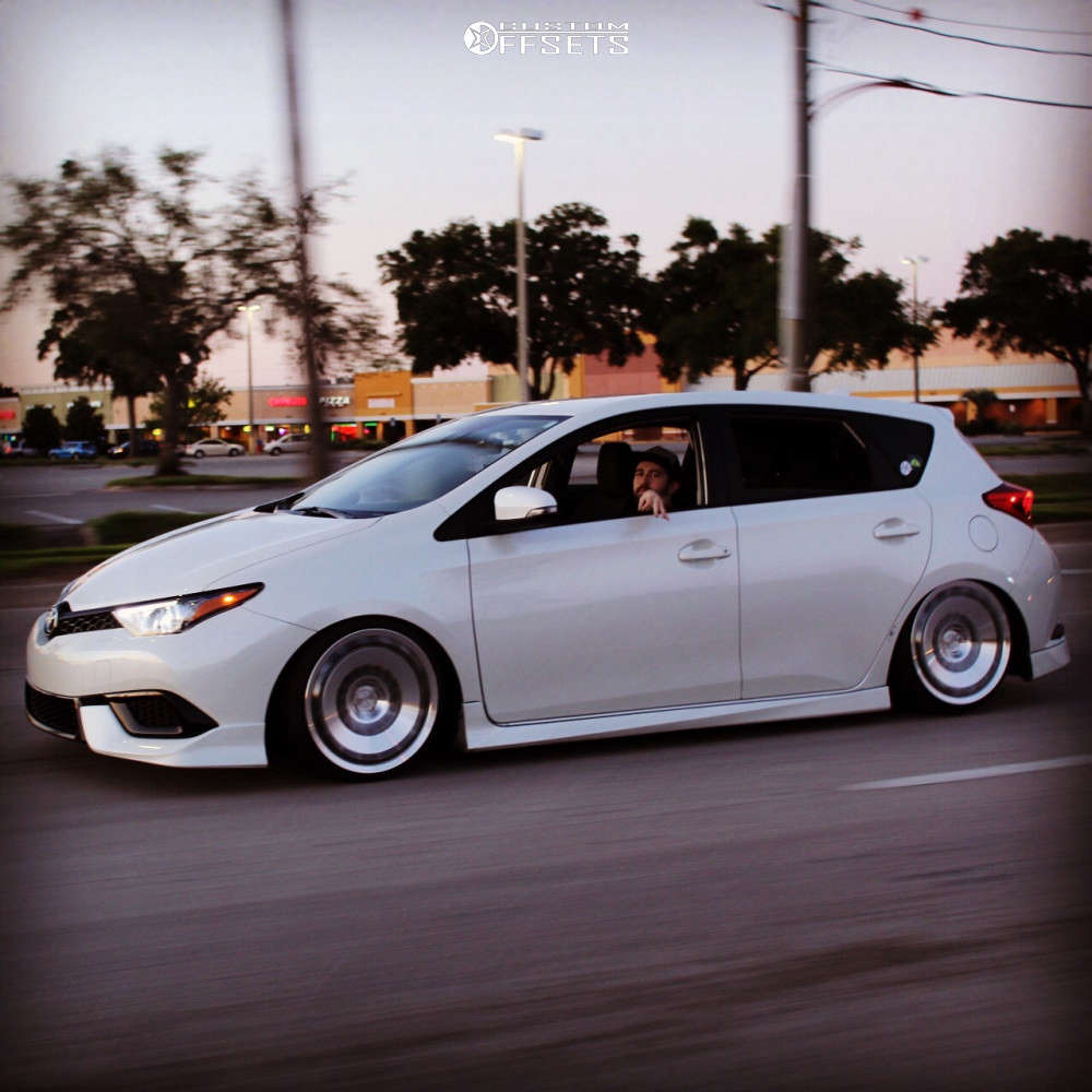 2017 Toyota Corolla IM with 18x8.5 35 Rotiform Ccv and 215/35R18 Atlas ...