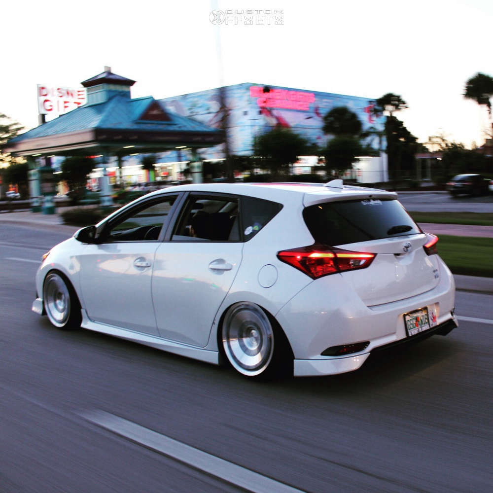 2017 Toyota Corolla IM with 18x8.5 35 Rotiform Ccv and 215/35R18 Atlas ...