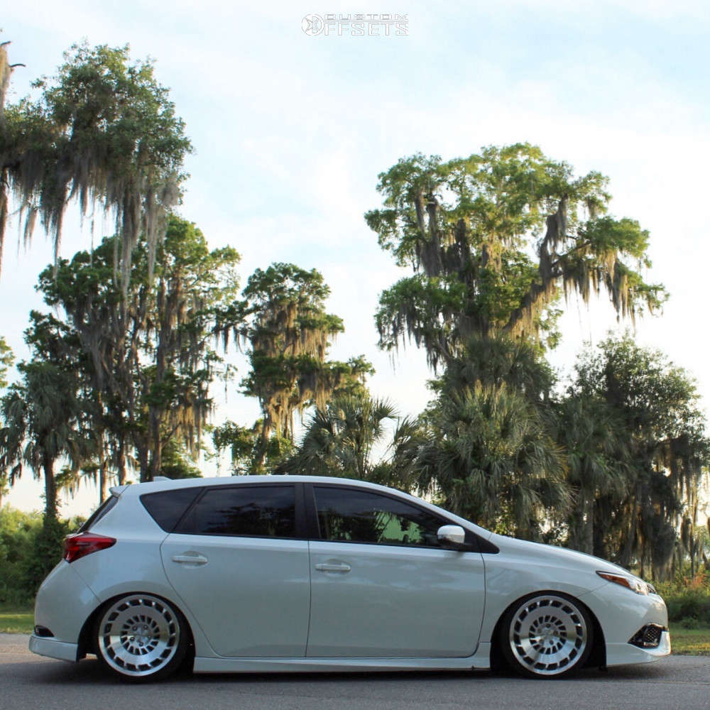 2017 Toyota Corolla IM with 18x8.5 35 Rotiform Ccv and 215/35R18 Atlas ...