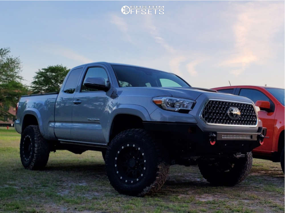 2018 Toyota Tacoma with 17x9 -6 Pro Comp Series 31 and 33/12.5R17 Nitto ...