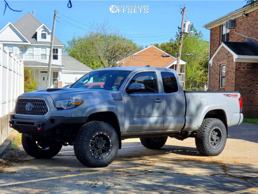2018 Toyota Tacoma with 17x9 -6 Pro Comp Series 31 and 33/12.5R17 Nitto ...