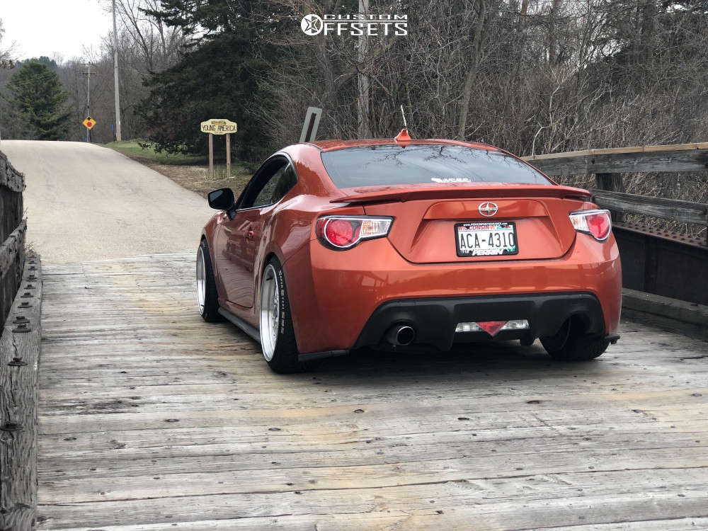 2013 Scion FR-S with 18x9.5 25 JNC Jnc004 and 215/40R18 Federal 595 Evo ...