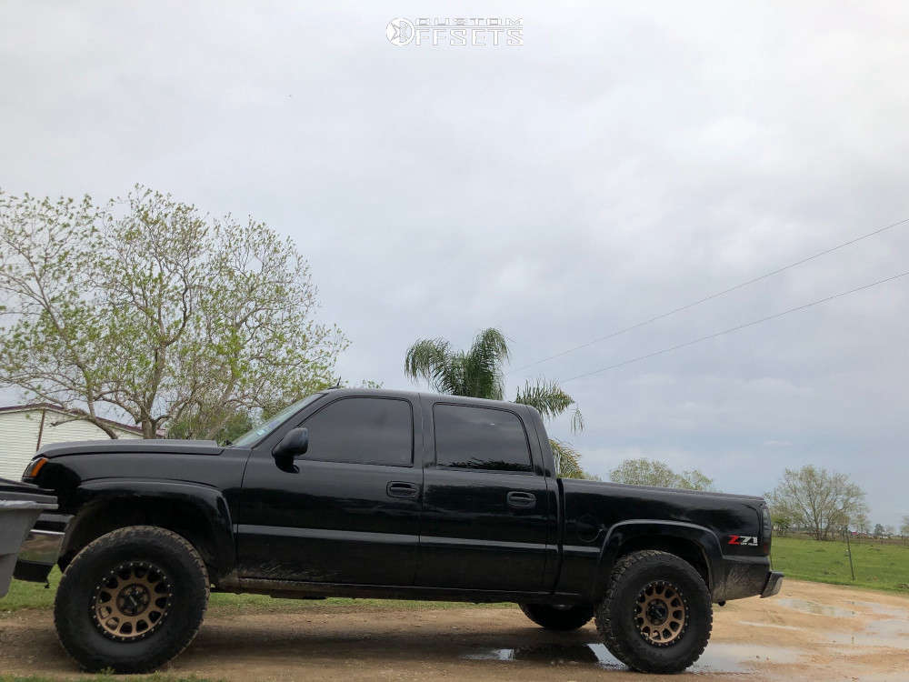 2005 Chevrolet Silverado 1500 with 17x8.5 0 Method Nv and 35/12.5R17 ...