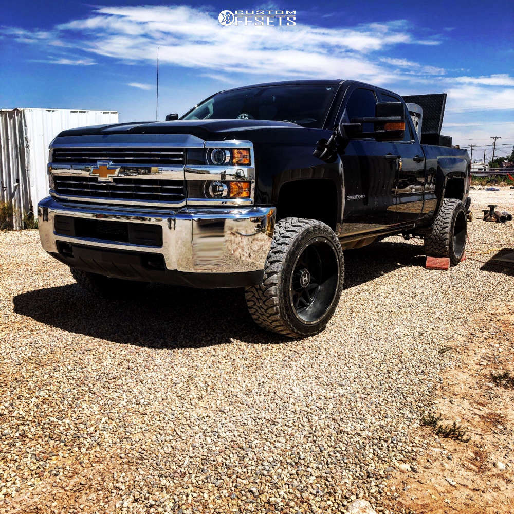 2018 Chevrolet Silverado 2500 HD with 22x12 -44 Hostile H108 and 33/12.5R22 Toyo Tires Open ...