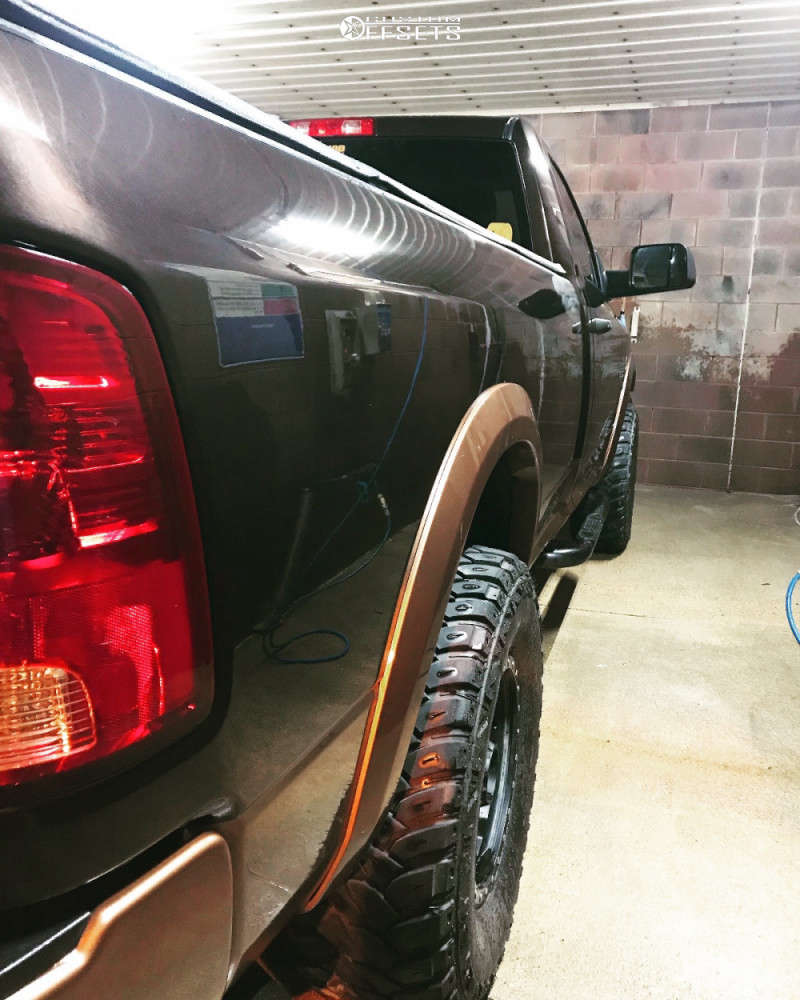 2011 Ram 2500 with 17x8.5 0 Method Nv and 35/12.5R17 Kenda Klever Mt ...