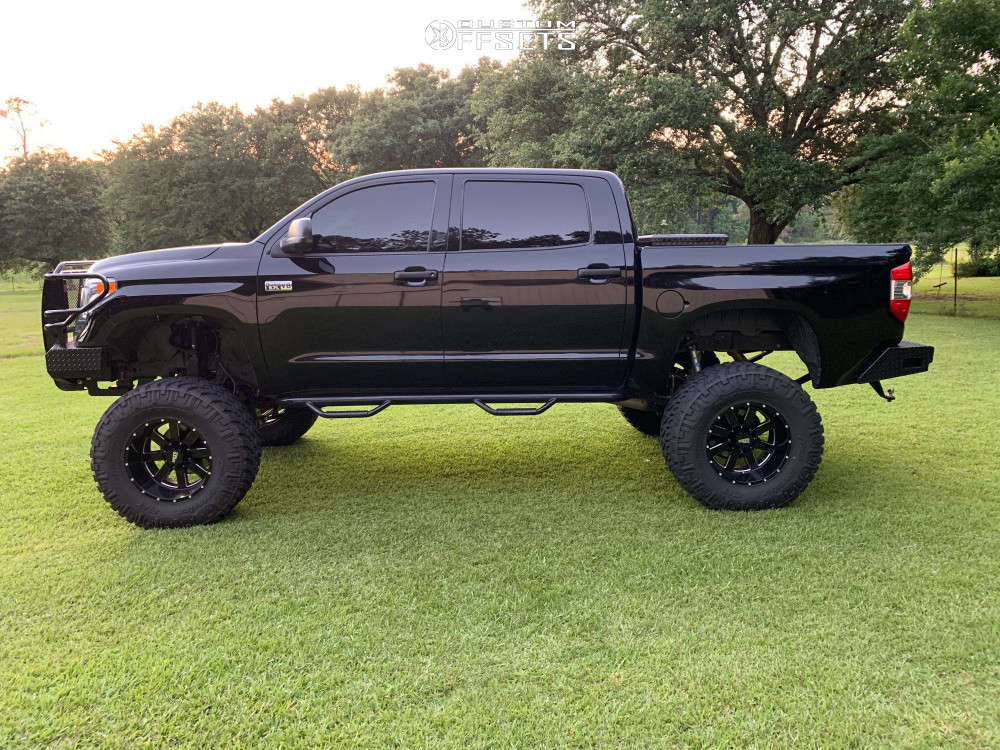2015 Toyota Tundra with 20x12 -44 Moto Metal Mo962 and 40/15.5R20 Nitto ...
