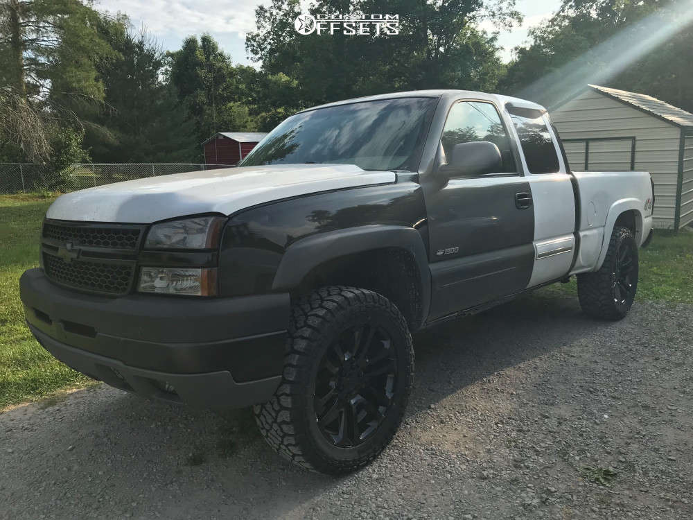 2004 Chevrolet Silverado 1500 with 22x9 24 OE Performance 158 and 35/12 ...