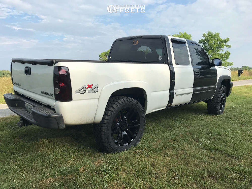2004 Chevrolet Silverado 1500 with 22x9 24 OE Performance 158 and 35/12 ...