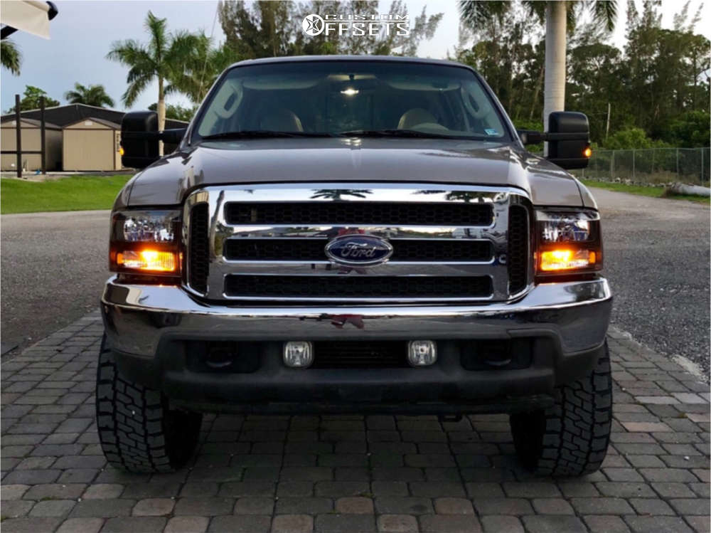 2004 Ford F-250 Super Duty with 20x10 -24 Havok H112 and 305/55R20 Dick ...