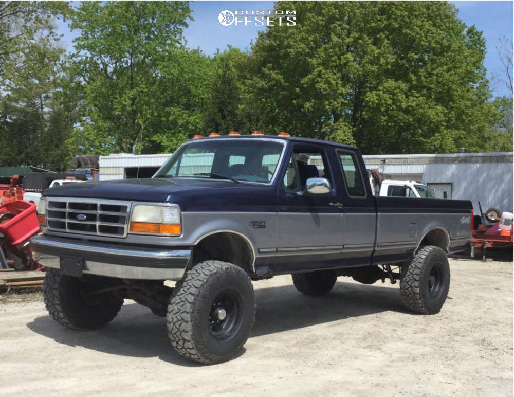 1995 Ford F-250 with 16x8 0 Raceline Renegade and 35/12.5R16 Goodyear ...