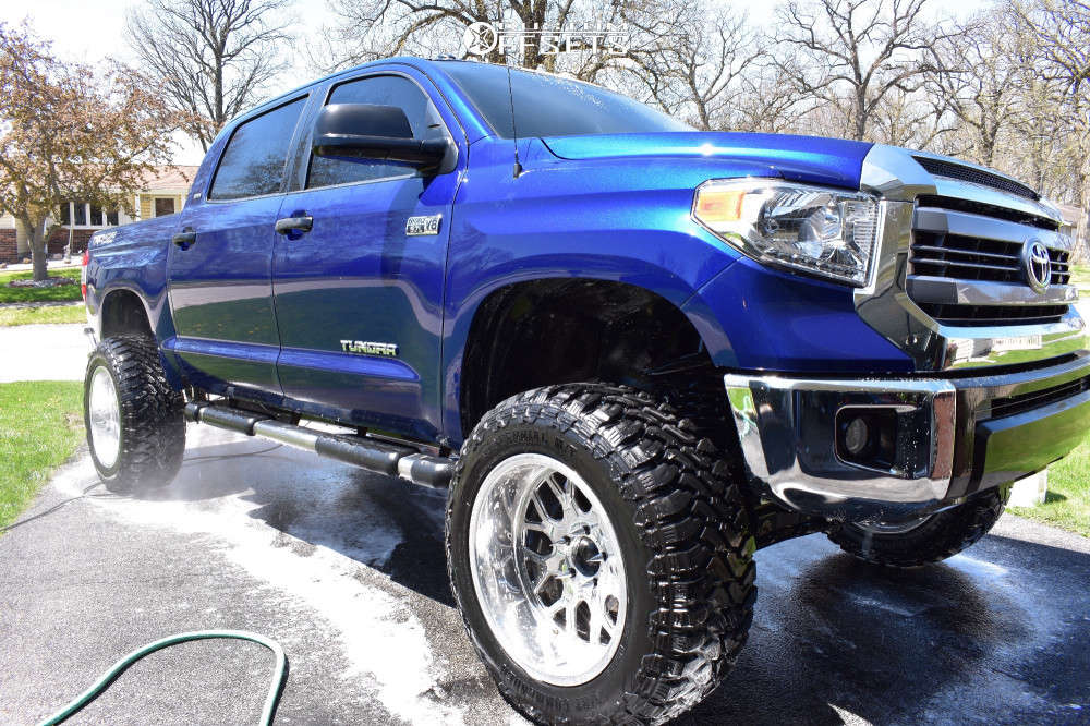 2015 Toyota Tundra with 22x12 -44 Brada GD-8 and 37/13.5R22 Centennial ...