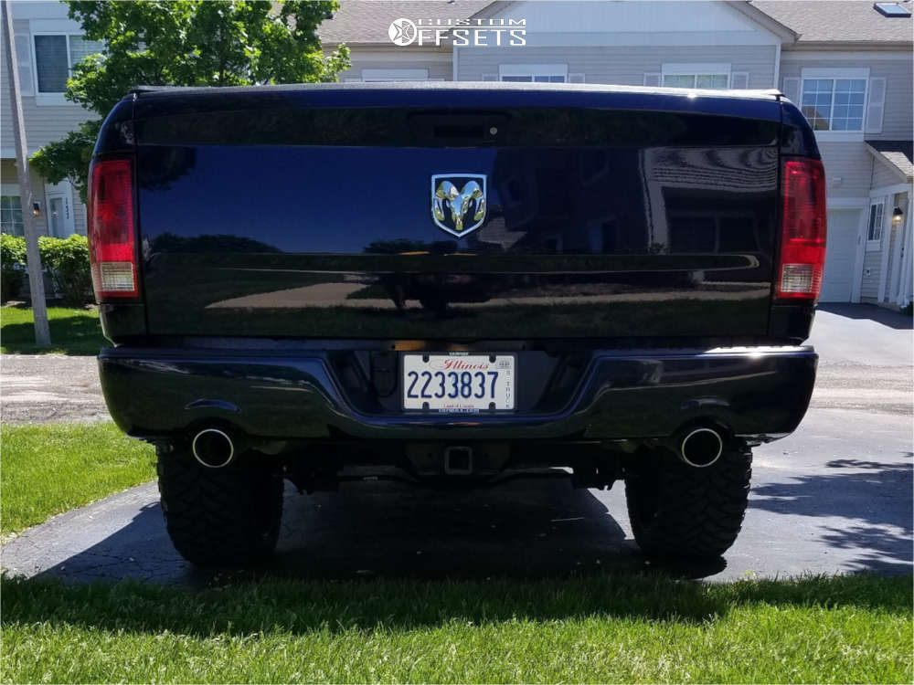 2014 Ram 1500 with 24x10 25 Factory Reproductions Fr70 and 33/12.5R24 ...