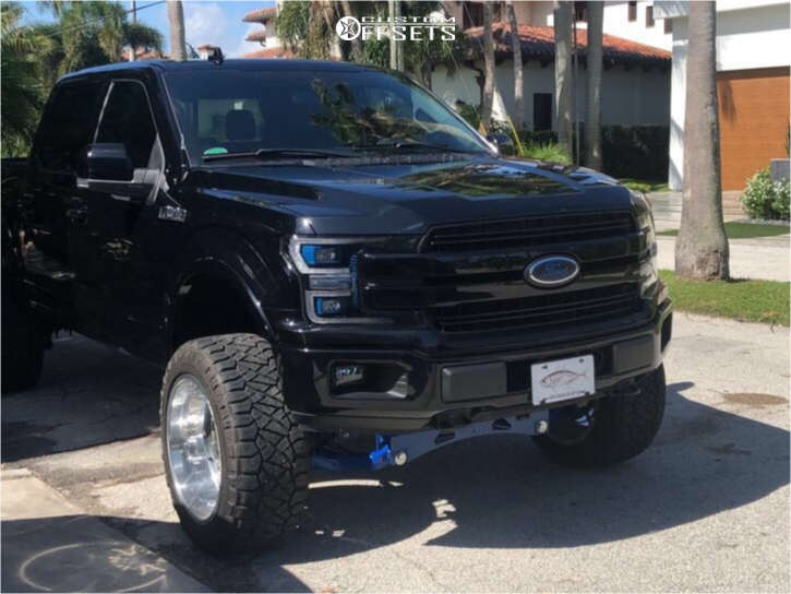 2018 Ford F-150 with 22x12 -51 Fuel Forged Ff66 and 35/12.5R22 Nitto ...
