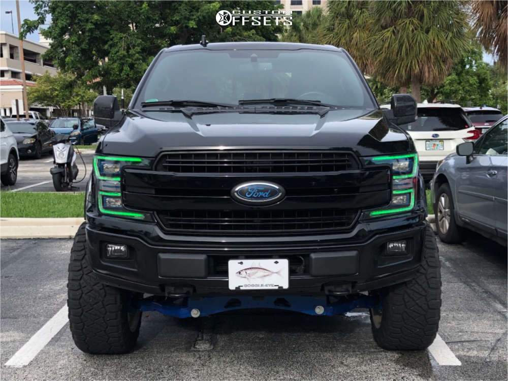 2018 Ford F-150 with 22x12 -51 Fuel Forged Ff66 and 35/12.5R22 Nitto ...