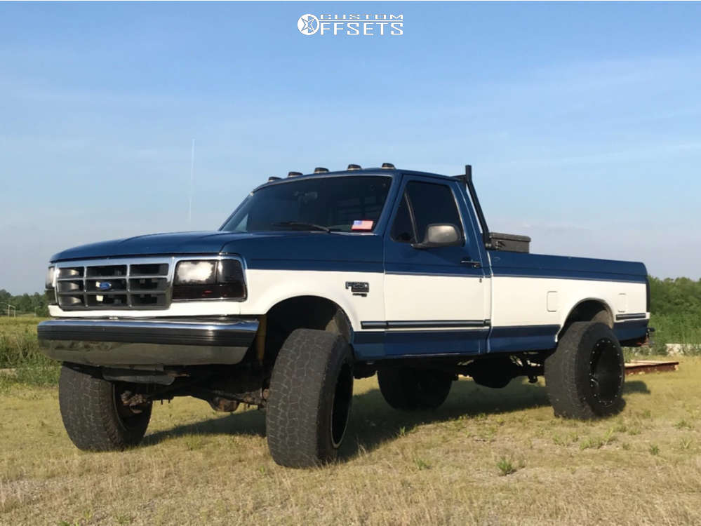 1996 Ford F-250 with 20x12 -44 Fuel Maverick D538 and 35/13.5R20 Toyo ...