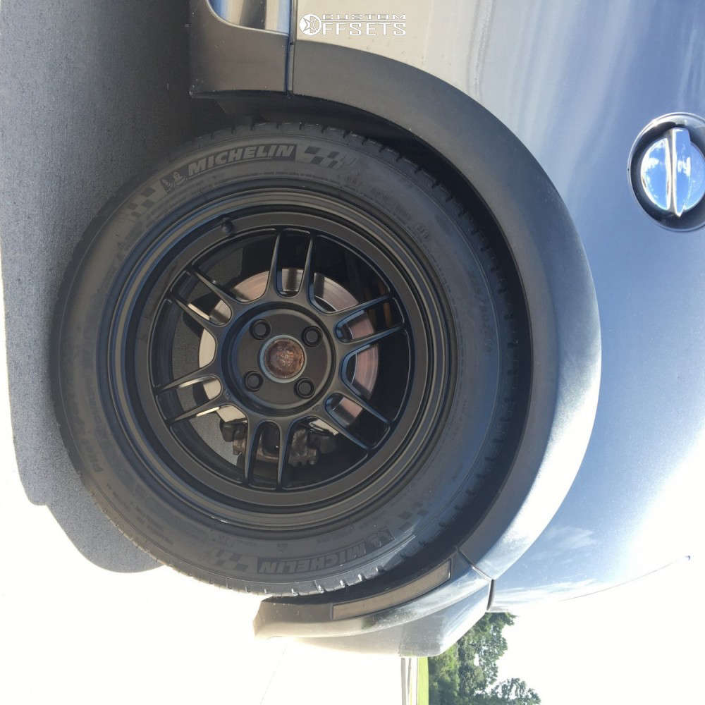 2004 Mini Cooper with 16x8 38 Enkei RPF1 and 225/50R16 Michelin All ...