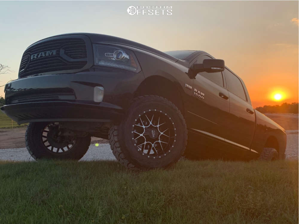 2018 Ram 1500 with 20x10 -18 Moto Metal Mo986 and 35/12.5R20 Toyo Tires ...