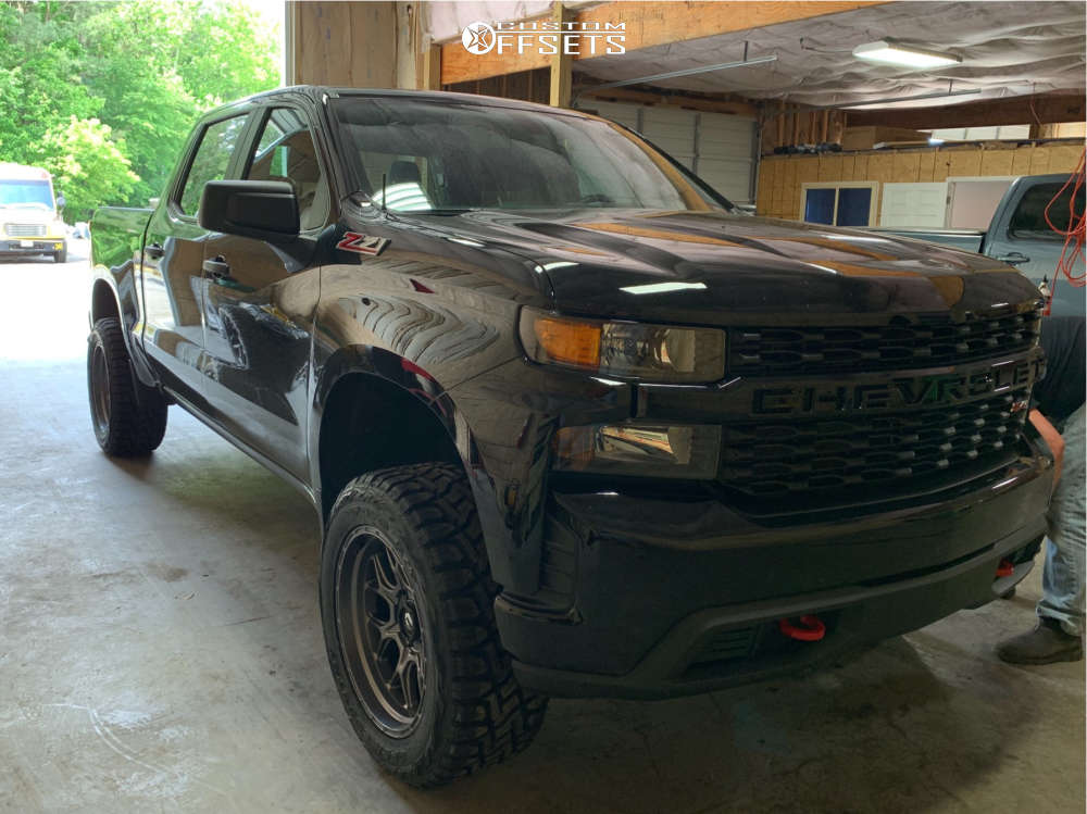 2019 Chevrolet Silverado 1500 with 20x10 -18 Fuel Tech and 33/12.5R20 ...