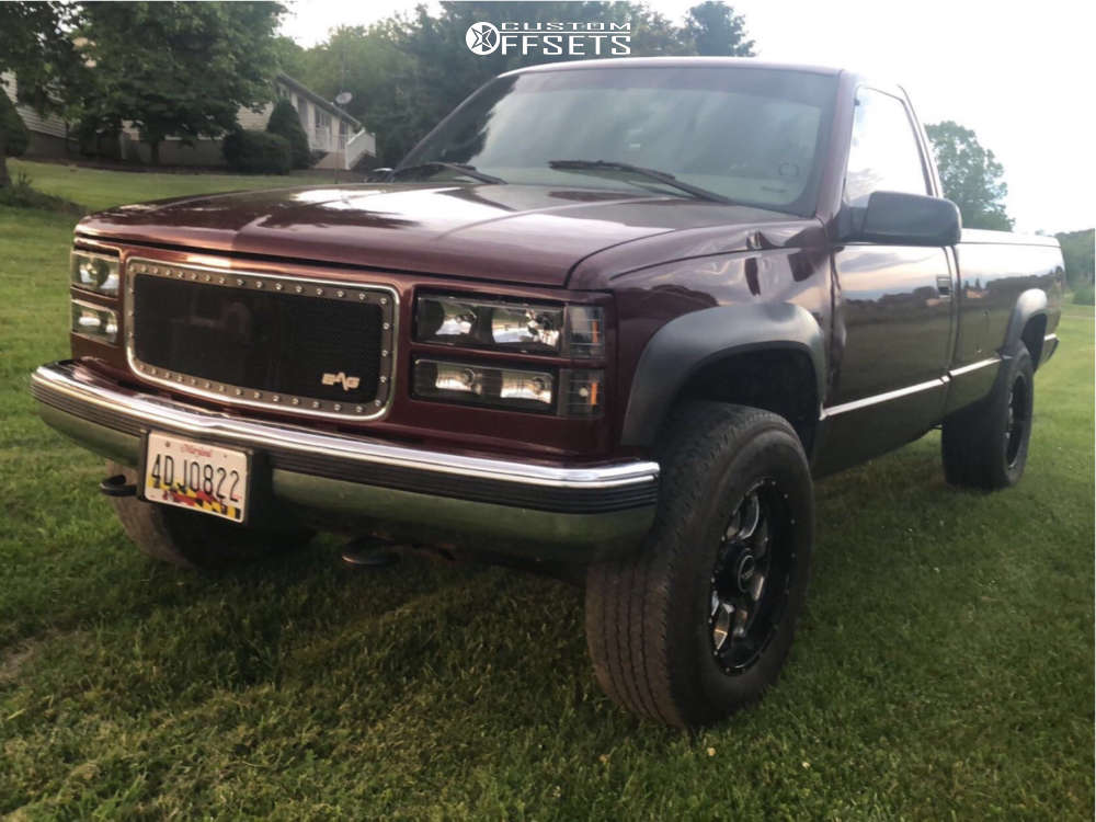 2000 GMC K2500 with 18x10 -12 BMF Novakane and 275/65R18 Continental ...