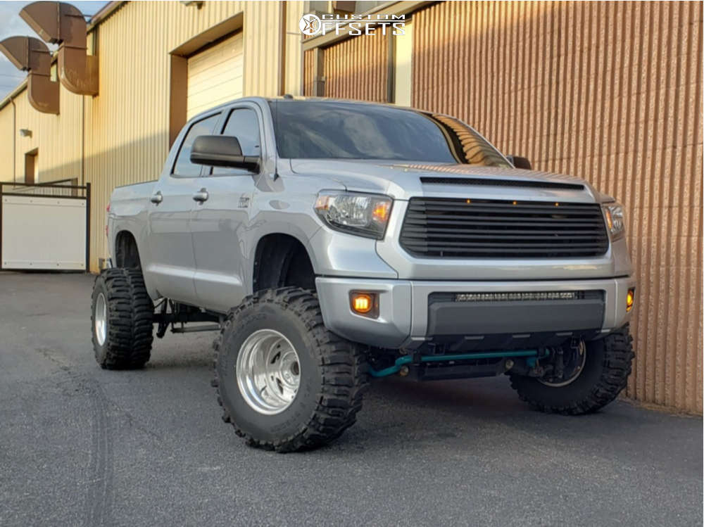 2014 Toyota Tundra with 16.5x12 -76 Weld Racing Scorpio and 35/14.5R16 ...