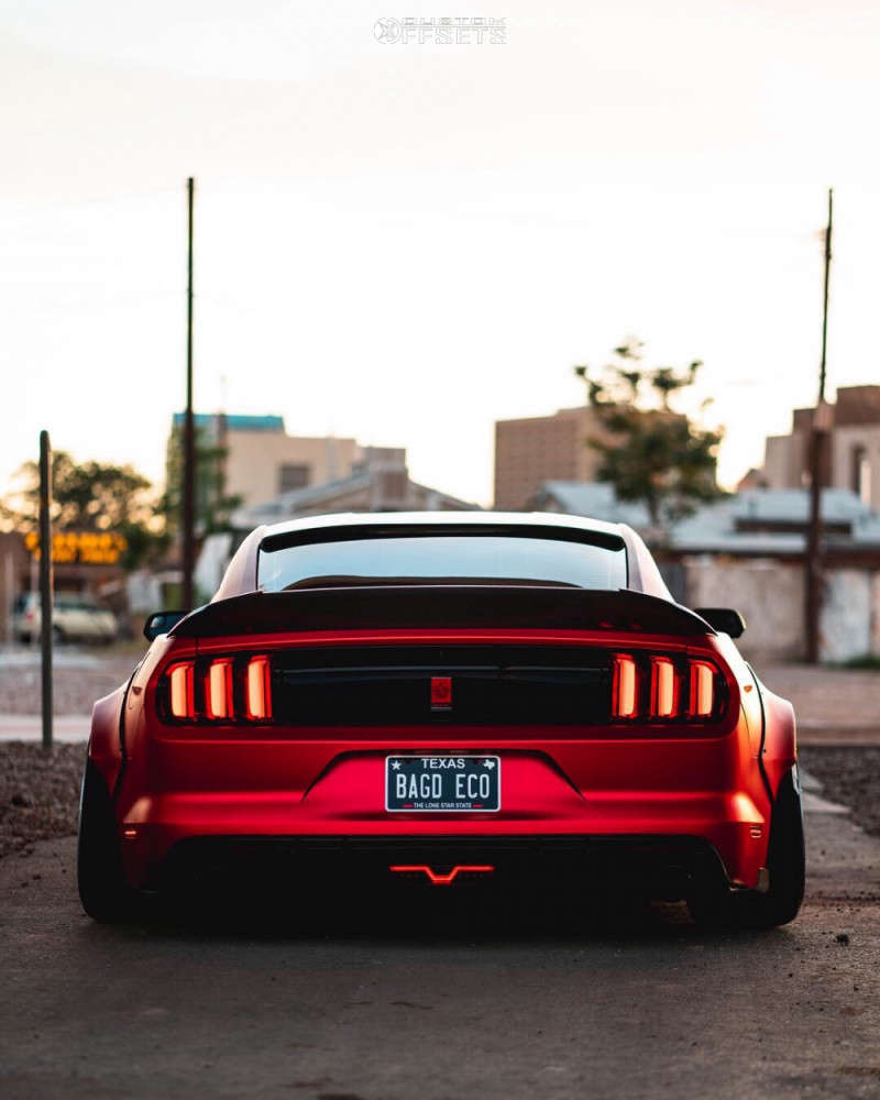 2016 Ford Mustang with 20x12 0 Ferrada F8-FR8 and 285/30R20 Federal 595 ...