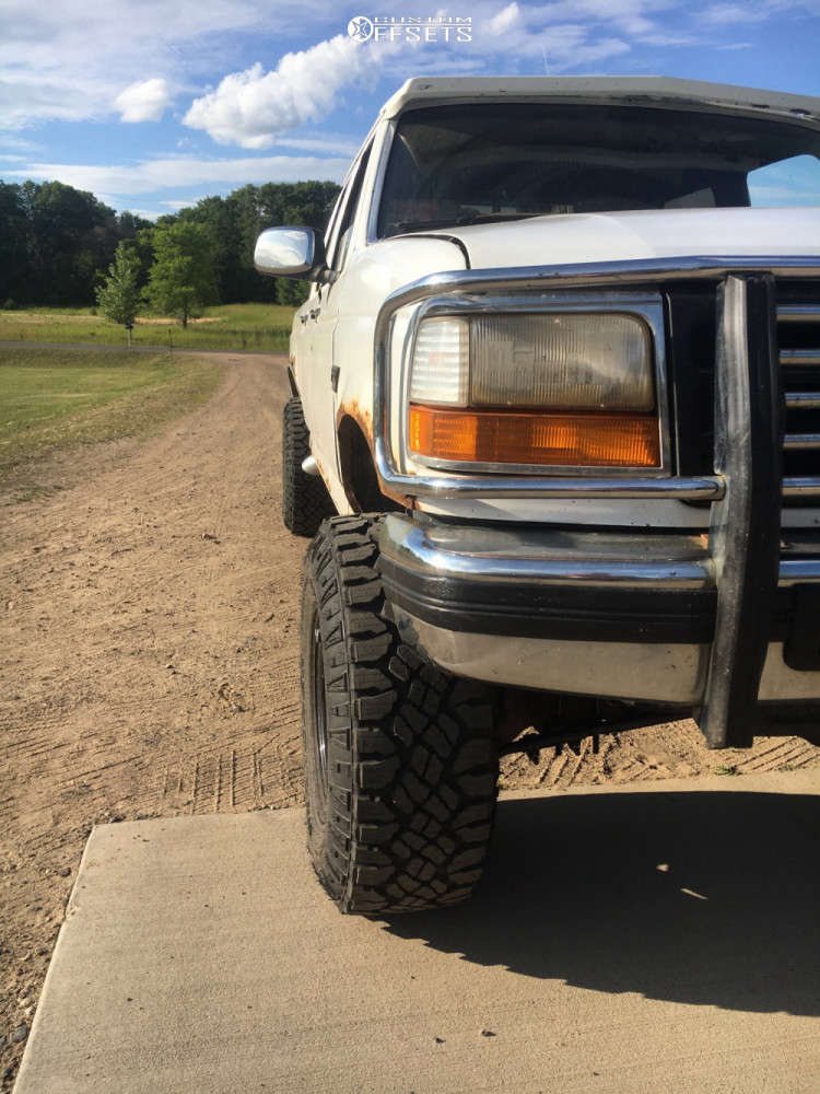 1996 Ford F-250 with 16x10 -38 Pro Comp Series 97 and 315/75R16 ...