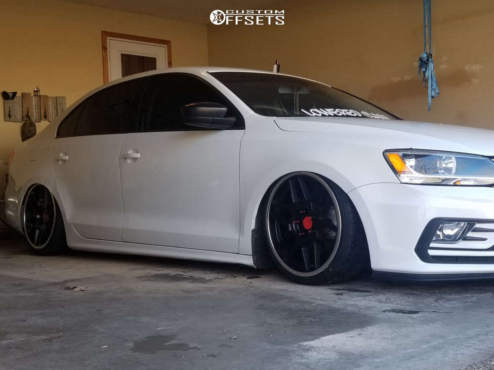 2015 Volkswagen Jetta with 18x8.5 42 3SDM 0.09 and 215/35R18 Federal ...