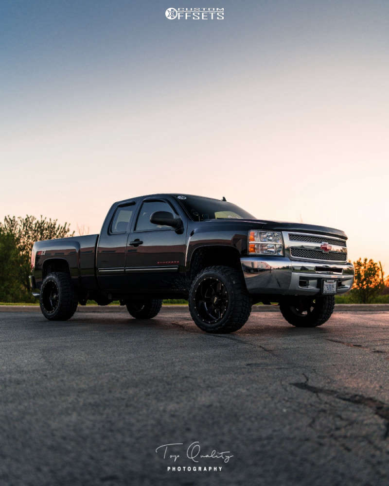 2013 Chevrolet Silverado 1500 with 20x12 -44 Moto Metal Mo962 and 33/12 ...