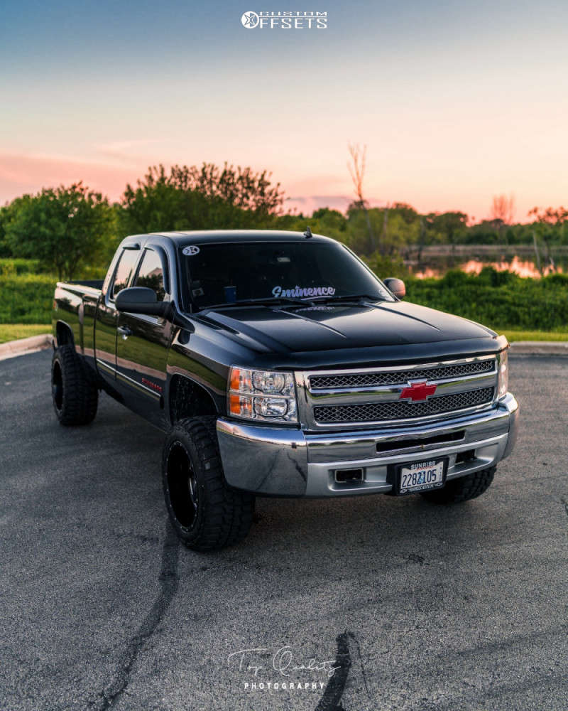 2013 Chevrolet Silverado 1500 with 20x12 -44 Moto Metal Mo962 and 33/12 ...