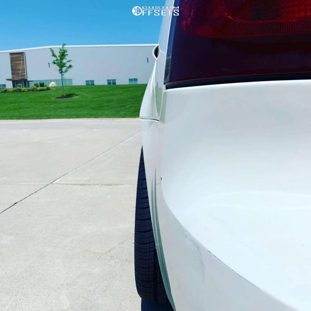 2006 Pontiac Grand Prix with 18x8 20 Drag Dr73 and 235/40R18 Crosswind ...