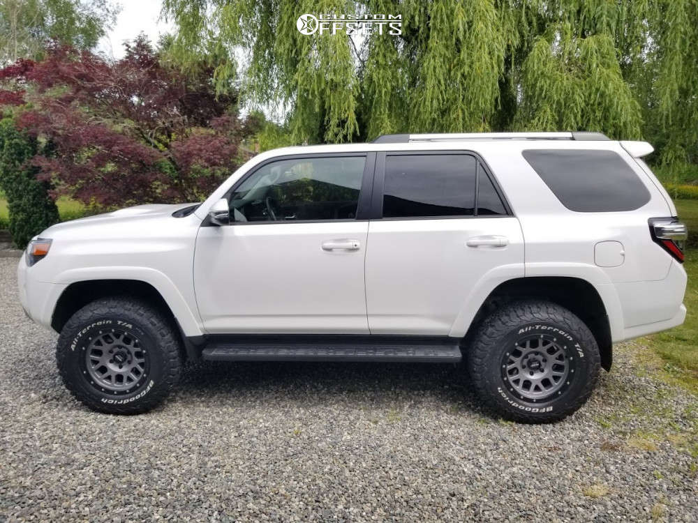 2014 Toyota 4Runner with 17x9 -6 Pro Comp Series 40 and 285/70R17 ...